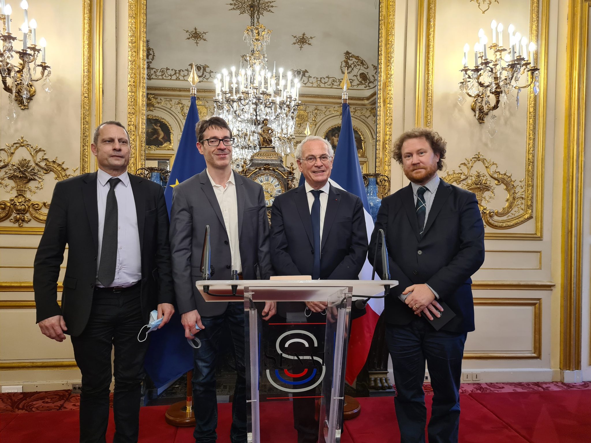 Sous les projecteurs — Le Souvenir Français